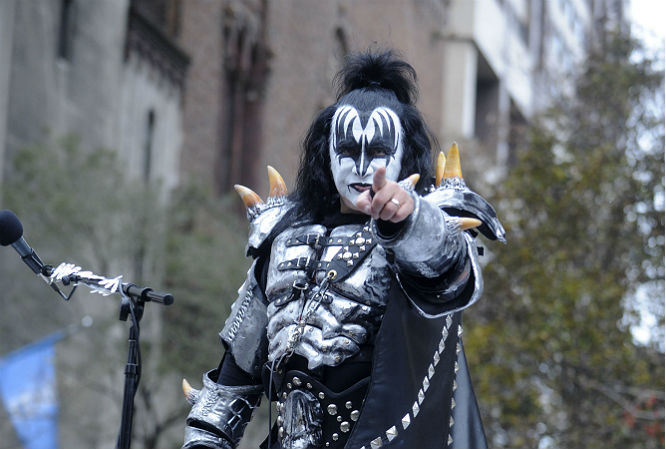 The 100 greatest frontmen of all time | Gigwise