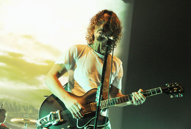 The 100 greatest frontmen of all time | Gigwise