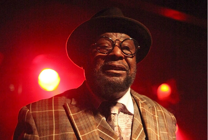 The 100 greatest frontmen of all time | Gigwise