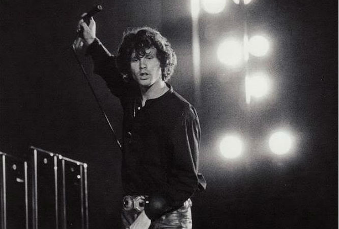 The 100 greatest frontmen of all time | Gigwise