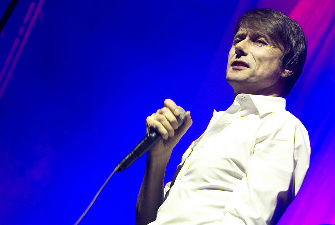 The 100 greatest frontmen of all time | Gigwise