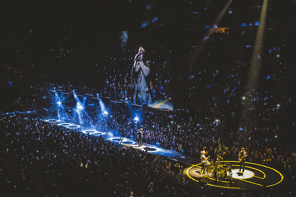 This is what U2's epic and beautiful show at London's O2 Arena looked ...