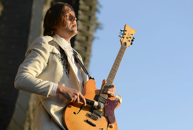 The 100 greatest frontmen of all time | Gigwise