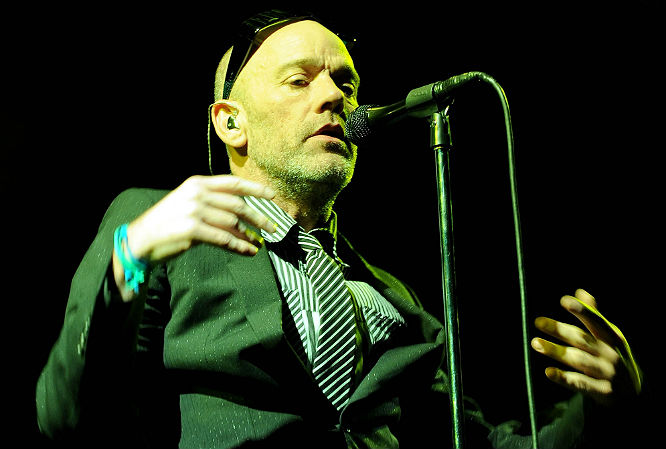 The 100 greatest frontmen of all time | Gigwise